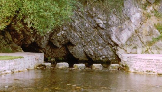 Manantial Definición, Clasificación, Características y Tipos ...